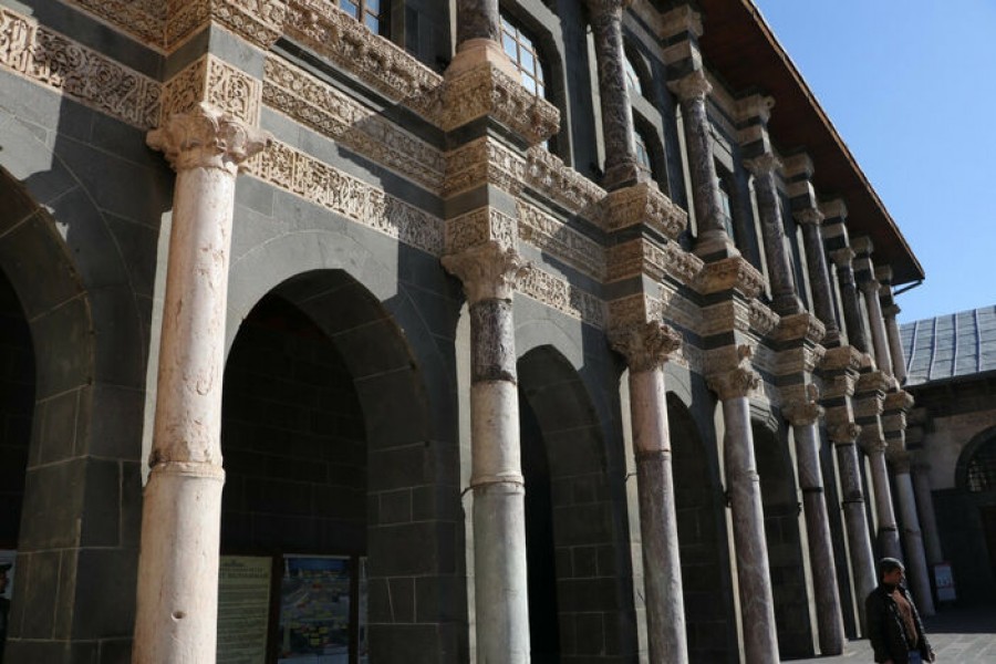Diyarbakır'daki tarihi yapıların çoğu depremde hasar almadı - Güncel ...