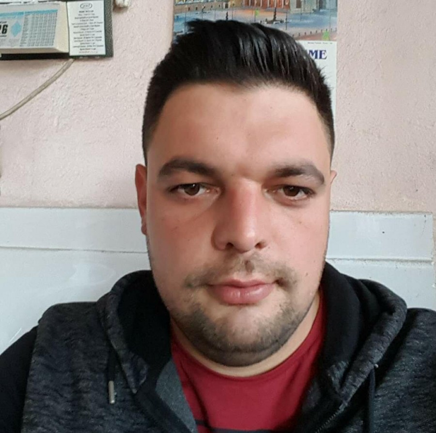 Uşak'ta oto galerici kavgayı ayırırken vuruldu - Güncel Haberler ... Uşak'ta oto galerici kavgayı ayırırken vuruldu - Güncel Haberler ...