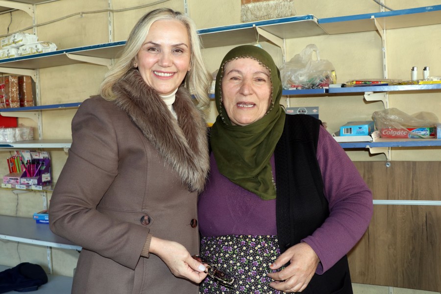 Van'ın ilk ve tek kadın muhtarı olarak seçildi! - Güncel Haberler ... Van'ın ilk ve tek kadın muhtarı olarak seçildi! - Güncel Haberler ...