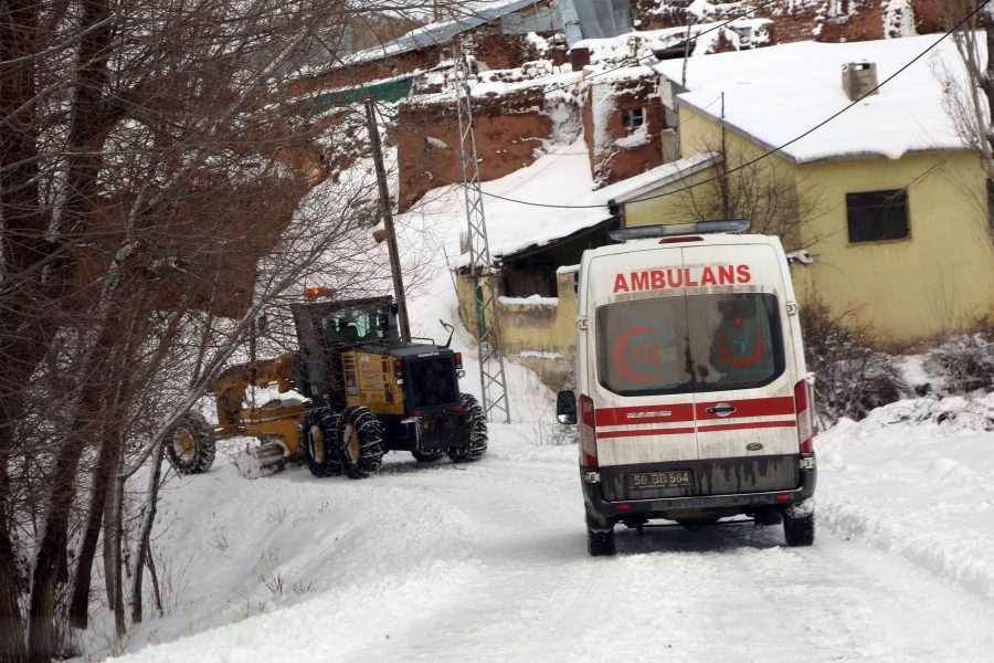 Köyde mahsur kalan hasta için seferber oldular - Güncel Haberler ... Köyde mahsur kalan hasta için seferber oldular - Güncel Haberler ...