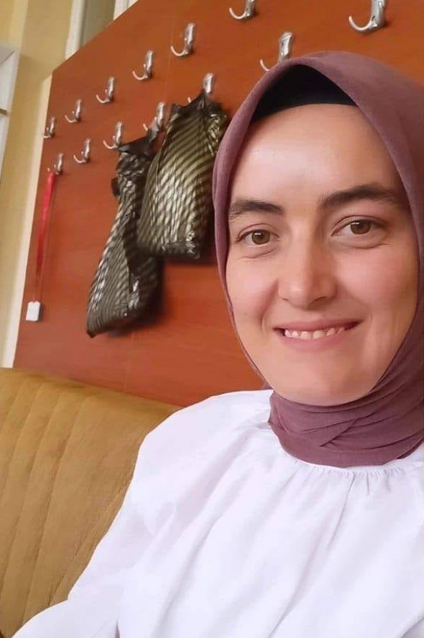 Gülşen ve Raziye öğretmen, Şanlıurfa'da depremde hayatını kaybetti - Güncel Haberler ...