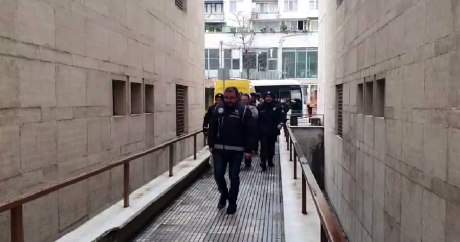 Bursa'da 'gaybubet evi' baskını: 13 kişiye gözaltı - Bursa Haberleri ... Bursa'da 'gaybubet evi' baskını: 13 kişiye gözaltı - Bursa Haberleri ...