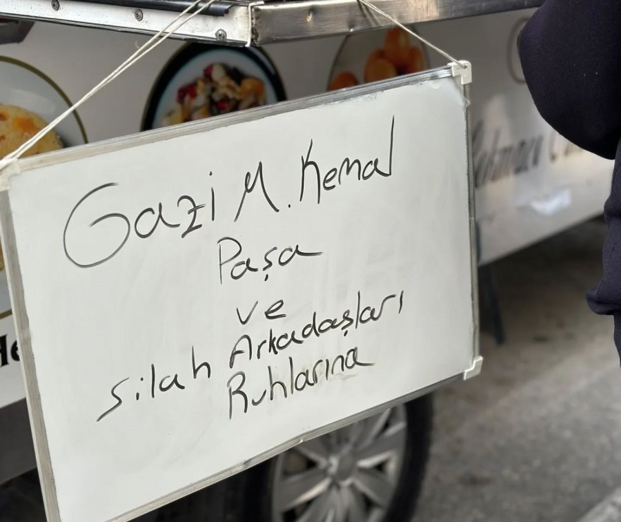 Bursa'da Ülkü Ocakları'ndan Atatürk ve silah arkadaşlarına anlamlı anma ...