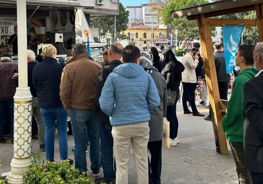 Bursa'da Ülkü Ocakları'ndan Atatürk ve silah arkadaşlarına anlamlı anma ...