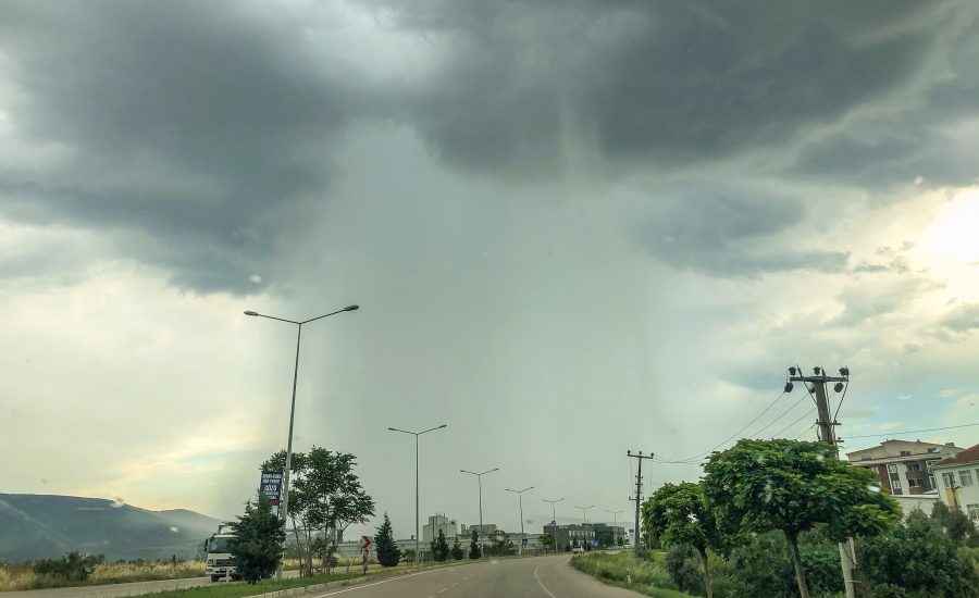 Bursa'da, yağmur bulutu manzarası şaşırttı - Bursa Haberleri - Bölge ...