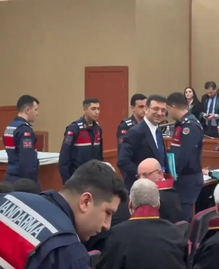 Mahkeme salonunda görüntülendi: İşte Ekrem İmamoğlu'nun son hali ...