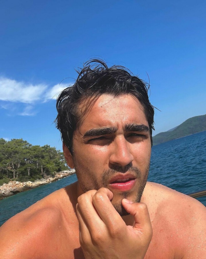 Mert Ramazan Demir tatil sezonunu açtı - Magazin Haberleri ...