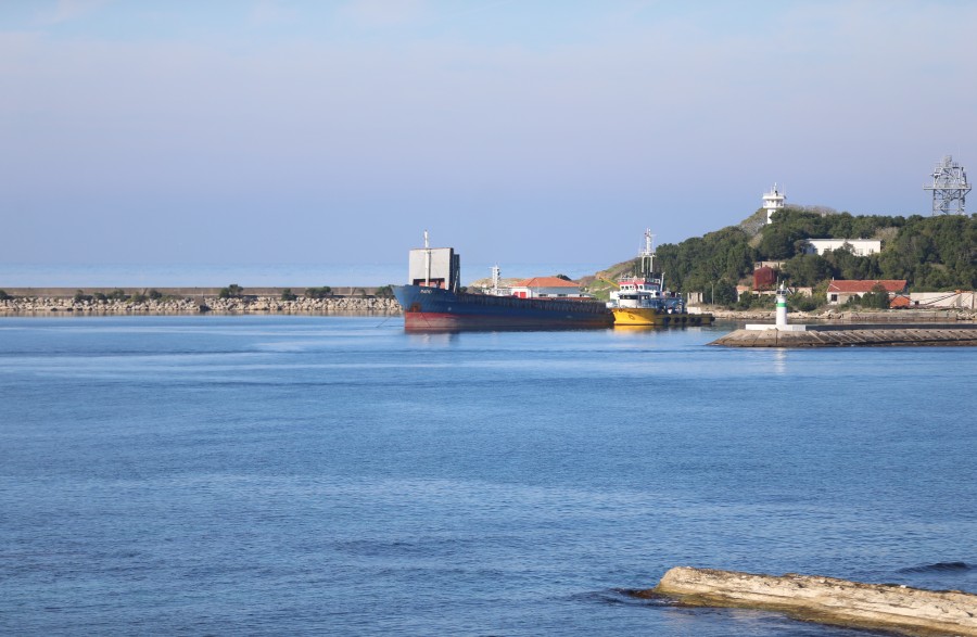 Karaya oturan gemi kurtarıldı - Güncel Haberler - Bursadabugun.com