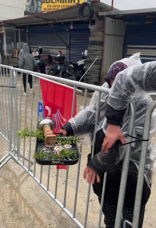 Slogan atmak isterken kendini yaktı! - Güncel Haberler - Bursadabugun.com