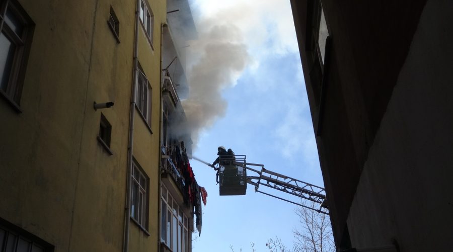 Iraklı ailenin evinde yangın çıktı - Güncel Haberler - Bursadabugun.com