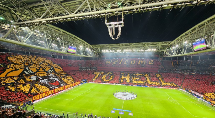 Galatasaray taraftarından 'Welcome to hell' koreografisi - Spor Haberleri - Bursadabugun.com