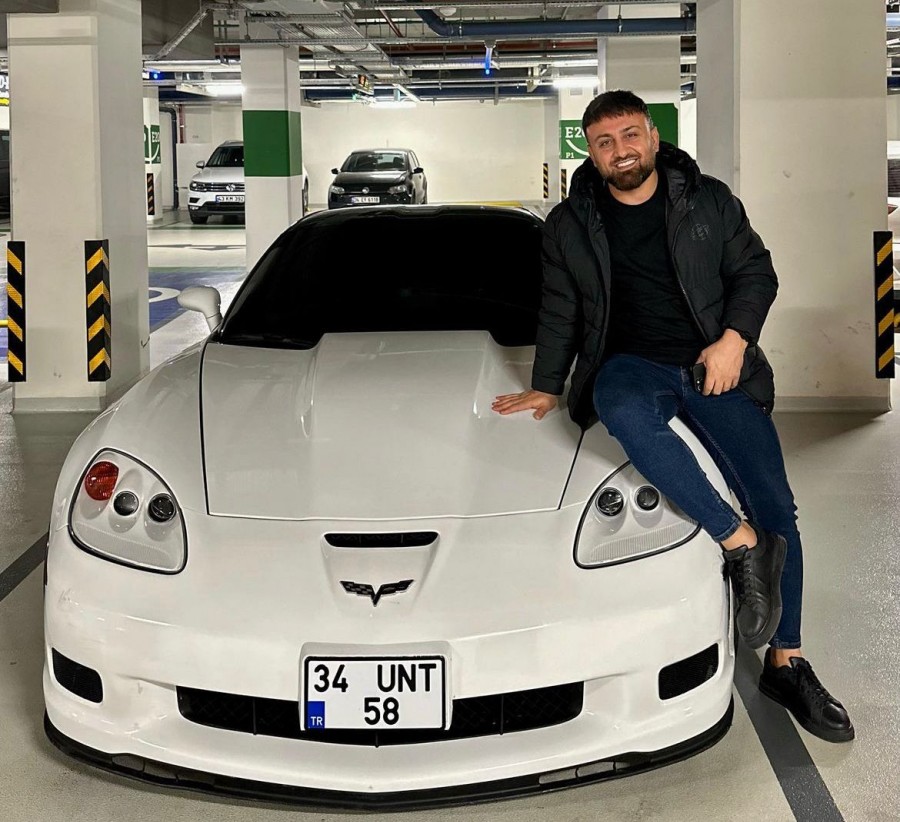 Hız denemesi yapan şarkıcı Ceylan Koynat ve nişanlısı trafik kazası ... Hız denemesi yapan şarkıcı Ceylan Koynat ve nişanlısı trafik kazası ...