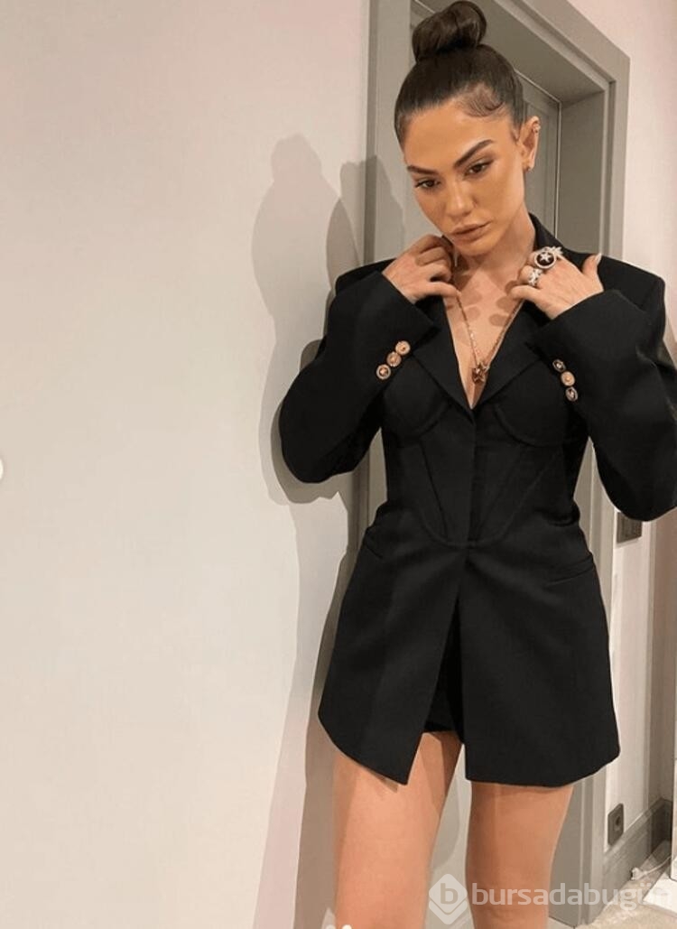 Demet Özdemir siyahlar içinde pozlarını paylaştı Foto Galerisi - 5 ... Demet Özdemir siyahlar içinde pozlarını paylaştı Foto Galerisi - 5 ...