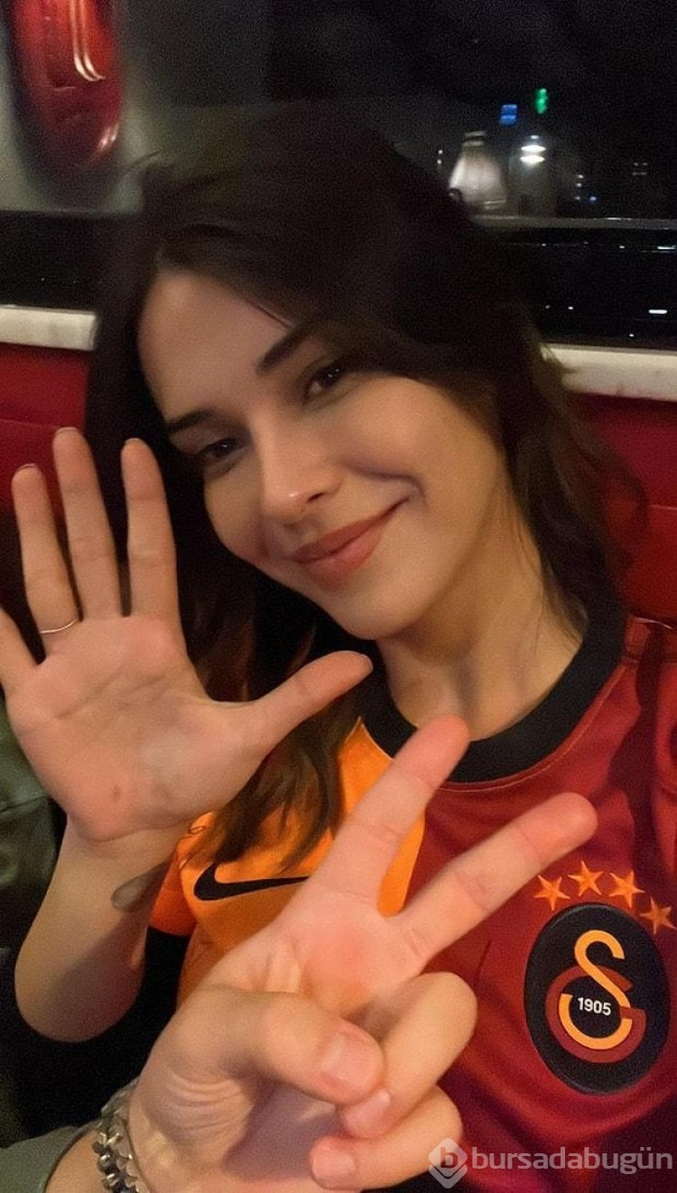 Torreira ile Devrim Özkan aşkından ilk kare geldi Foto Galerisi - 5 ... Torreira ile Devrim Özkan aşkından ilk kare geldi Foto Galerisi - 5 ...