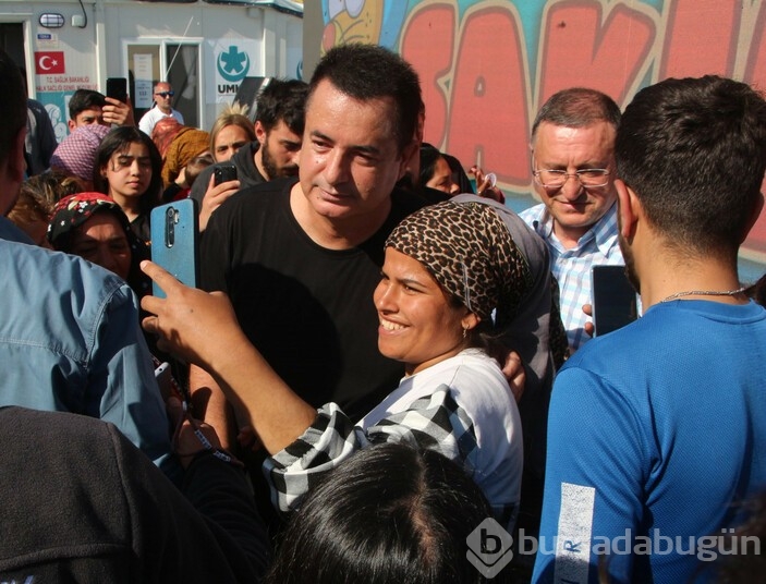 Acun Ilıcalı, Hatay'da depremzede çocuklar ile çizgi film izledi Foto ... Acun Ilıcalı, Hatay'da depremzede çocuklar ile çizgi film izledi Foto ...
