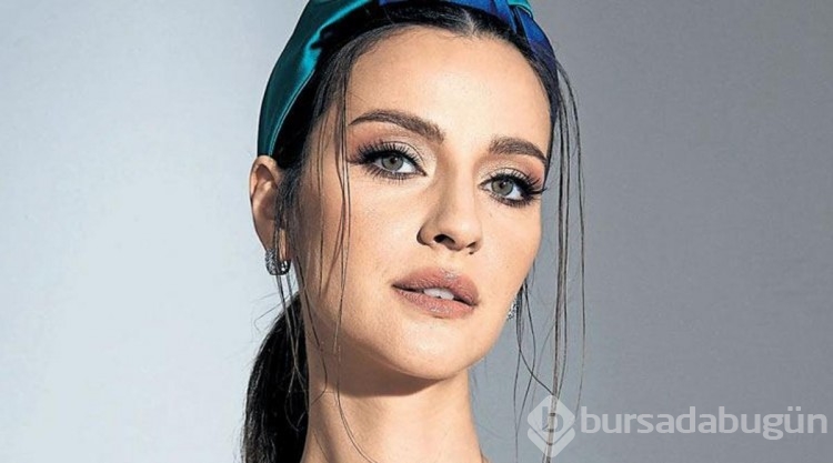 İrem Helvacıoğlu'na dünyaca ünlü Hintli şarkıcıdan teklif geldi! Foto ... İrem Helvacıoğlu'na dünyaca ünlü Hintli şarkıcıdan teklif geldi! Foto ...
