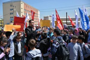 Bursa'da darp edilen öğretmene destek yağdı - Bursa Haberleri - Bölge ...