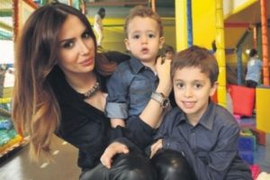 Emina Sandal oğlundan Türkçe öğreniyor - Magazin Haberleri ...