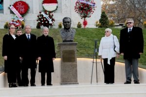 Andrey Karlov Anıtı açıldı - Güncel Haberler - Bursadabugun.com