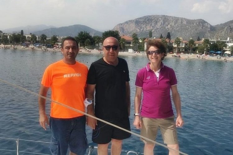 FIS Genel Sekreteri Sarah Lewis, Kayak Federasyonu Başkanı Ali Oto'yu ...