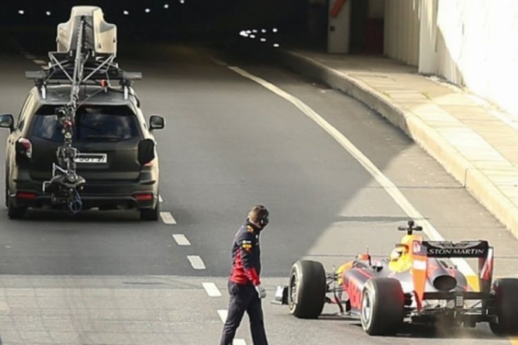 Formula 1 araçları Avrasya Tüneli'nde - Spor Haberleri - Bursadabugun.com Formula 1 araçları Avrasya Tüneli'nde - Spor Haberleri - Bursadabugun.com