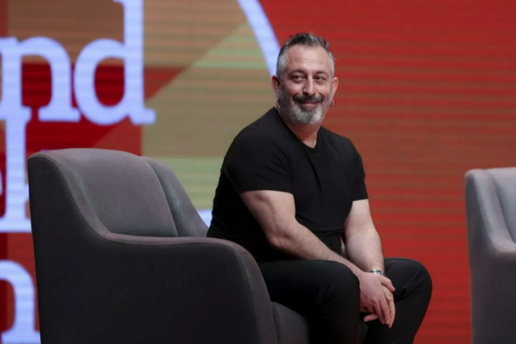 Cem Yılmaz'dan Metin Akpınar'a cevap - Medya Haberleri - Bursadabugun.com