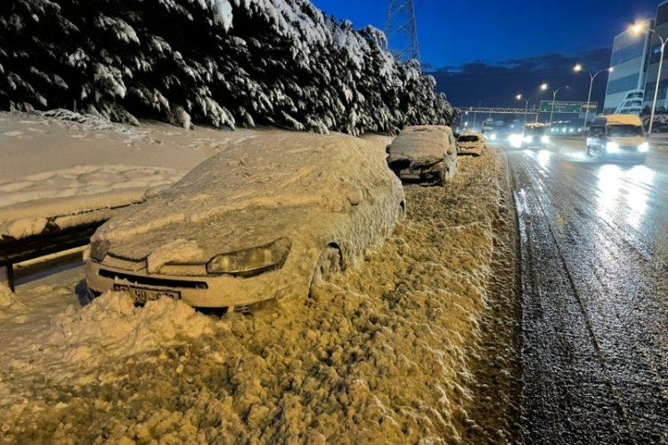 Basın Ekspres Yolu'nda geceyi araçlarında geçirdiler - Güncel Haberler ... Basın Ekspres Yolu'nda geceyi araçlarında geçirdiler - Güncel Haberler ...