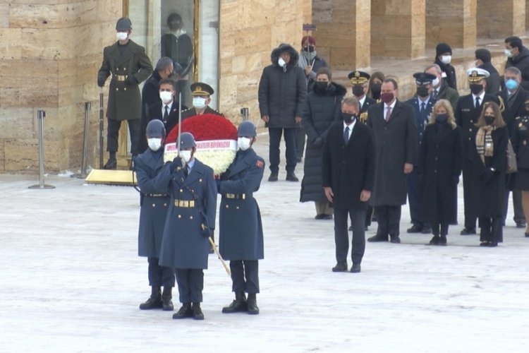 ABD'nin yeni büyükelçisi Jeffry Lane Flake'den Anıtkabir'e ziyaret ...