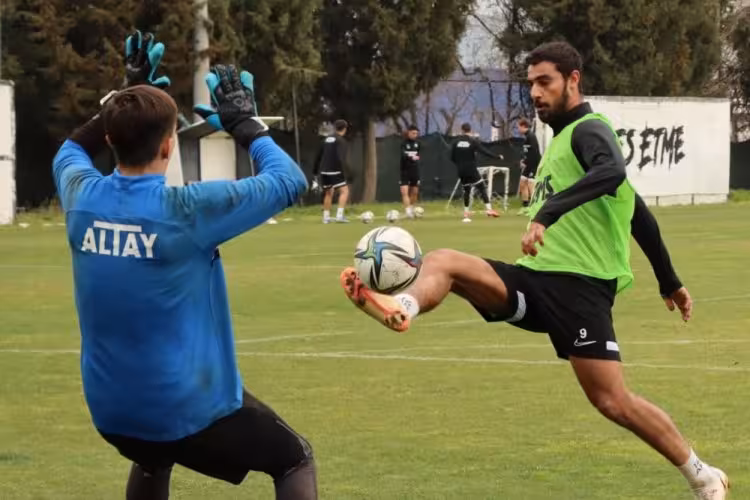 Altay'da Ahmed Yasser Rayan formayı istiyor - Spor Haberleri ...