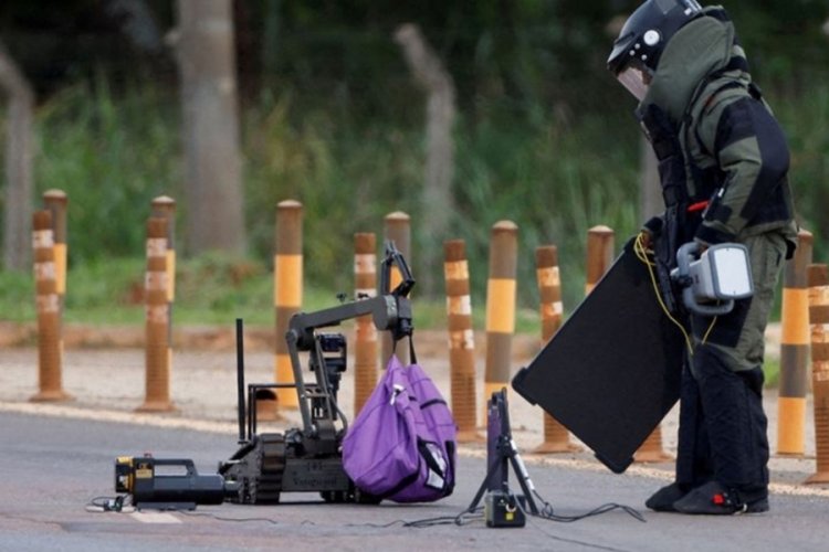 Brezilya'da havalimanında bomba paniği! - Dünyadan Haberler ... Brezilya'da havalimanında bomba paniği! - Dünyadan Haberler ...