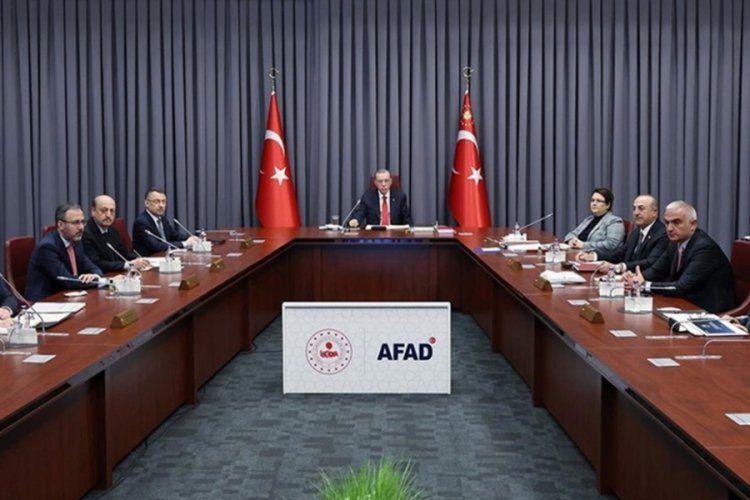 AFAD'da Kabine öncesi Erdoğan'dan açıklama: Bu felaketin de üstesinden ... AFAD'da Kabine öncesi Erdoğan'dan açıklama: Bu felaketin de üstesinden ...