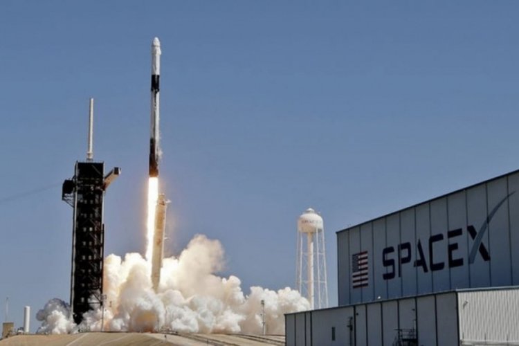 SpaceX, 4 astronu taşıyan Falcon-9 roketini fırlattı - Teknoloji ve Bilim Haberleri ...