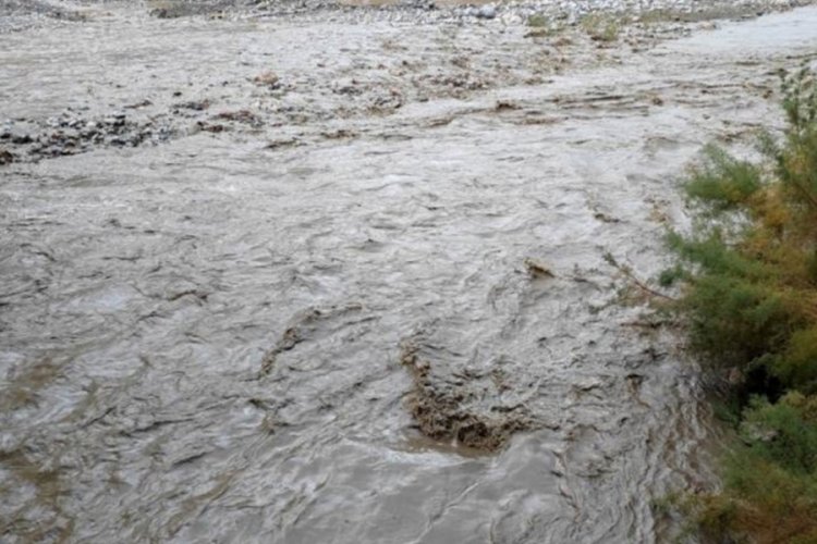 Batman'da cadde ve sokakları sel bastı - Güncel Haberler - Bursadabugun.com