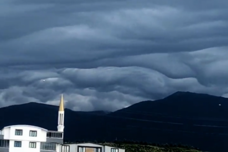Bursa'da Undulatus asperatus bulutu oluştu - Bursa Haberleri - Bölge ...