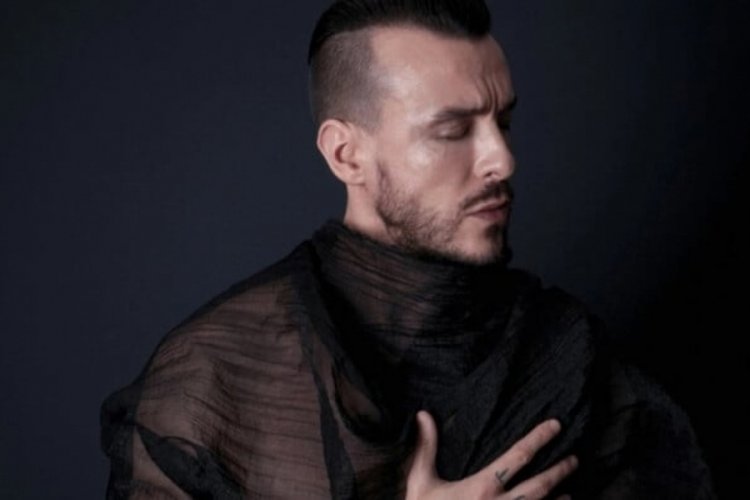 Cem Adrian'dan konserde hayranlarına sitem: Burası çiftleşme yeri değil ...