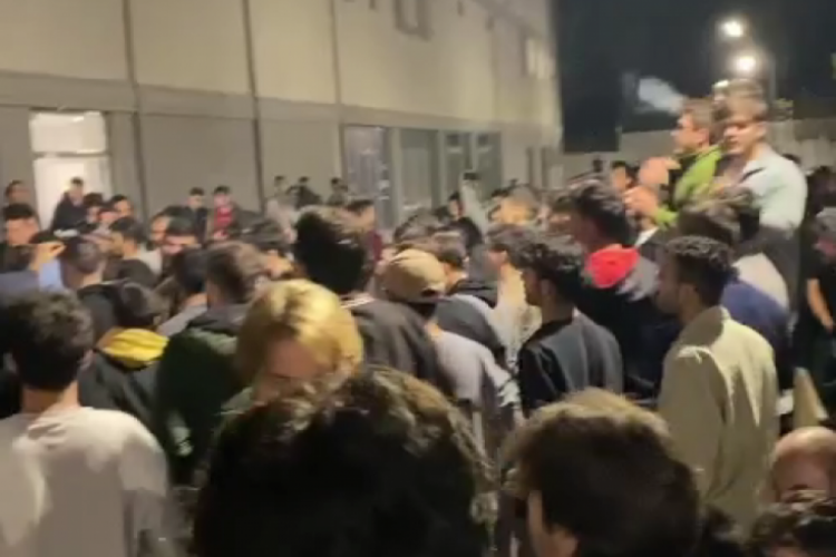 Bursa'da KYK erkek yurdunda isyan çıktı! - Bursa Haberleri - Bölge ...