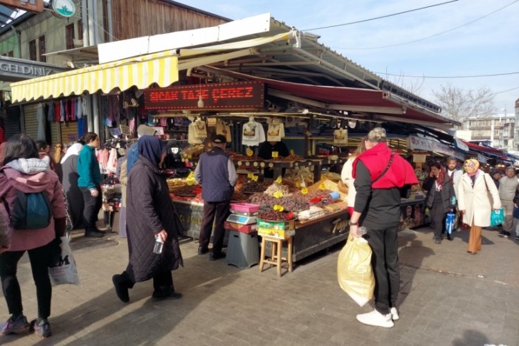 Bursa'da yılbaşı telaşı başladı! Çarşı yine ilgi odağı - Bursa ...