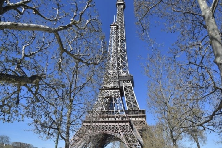 Eyfel Kulesi 6 gün süren grevin ardından ziyarete açıldı - Dünyadan ...