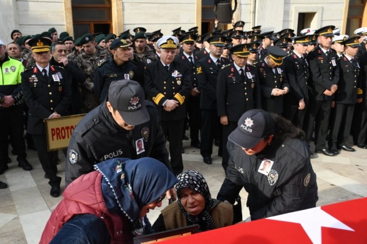 Şehit Polis Orhan Mutlu son yolculuğuna uğurlandı - Güncel Haberler ...