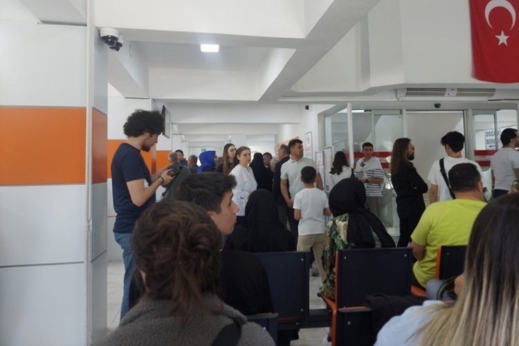 Bursa'da sıramatikler bozulunca Nüfus Müdürlüklerinde yoğunluk oluştu ...