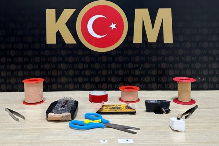 Kars'ta ehliyet sınavında kopya düzeneği ile yakalandı - Güncel ... Kars'ta ehliyet sınavında kopya düzeneği ile yakalandı - Güncel ...