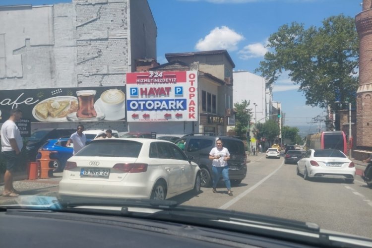 Bursa'da korkutan kaza! 2 araç çarpıştı - Bursa Haberleri - Bölge ...