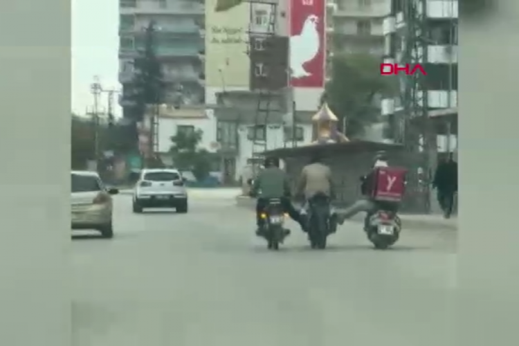 Benzini biten motosikleti ayaklar ile ittiler - Güncel Haberler ...