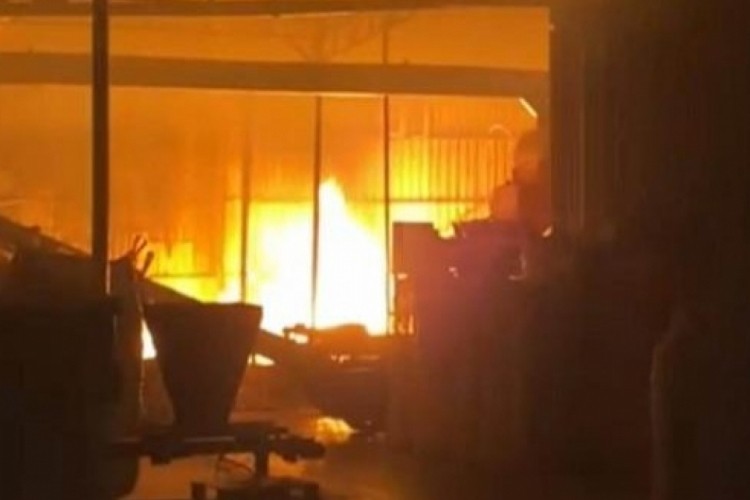 Bursa'da aynı gecede 2 farklı yangın! - Bursa Haberleri - Bölge ...