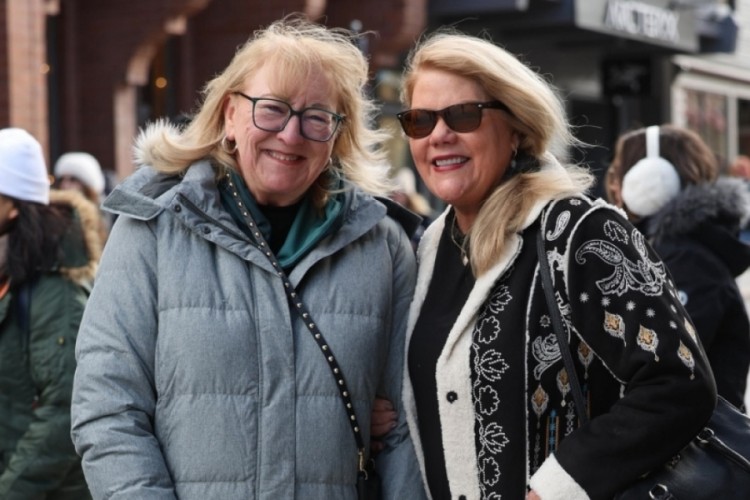 Taylor Swift ile Travis Kelce'nin anneleri yakınlaştı - Magazin ...