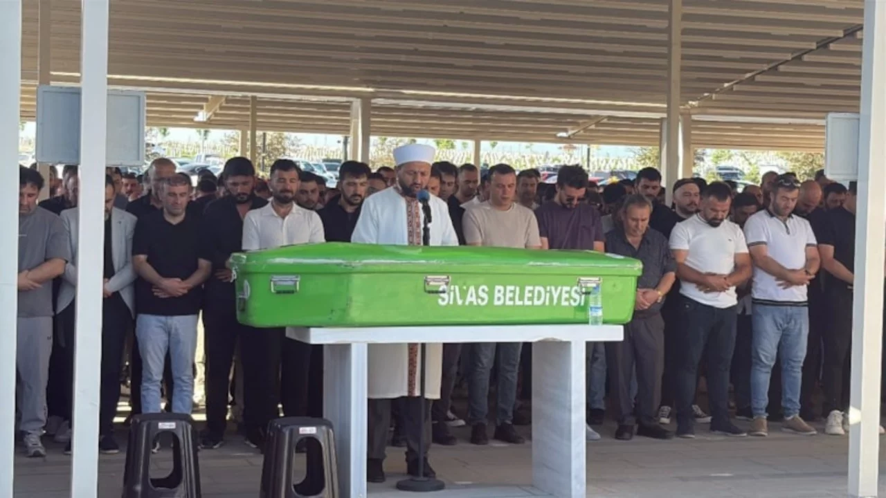 Sivas'ta babasının ölüm yıl dönümünde yaşamını yitirdi - Güncel ...