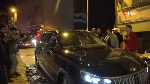 Sanayi ve Teknoloji Bakanı Mustafa Varank Bursa'da sahurda gençlerle ... Sanayi ve Teknoloji Bakanı Mustafa Varank Bursa'da sahurda gençlerle ...