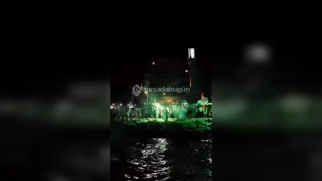 Gemlik sahili yeşil beyaza büründü! Binlerce vatandaş Bursaspor için ...